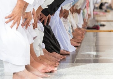In pictures: Worshippers pray feet to feet, shoulder-to-shoulder in ...