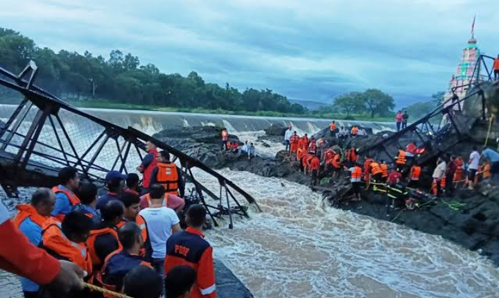 4 killed as unsafe bridge collapse at..... - Shaharbeen Times